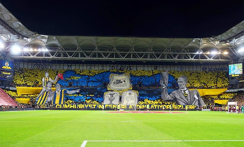 Choreography from Fenerbahçe fans - Fenerbahçe Football