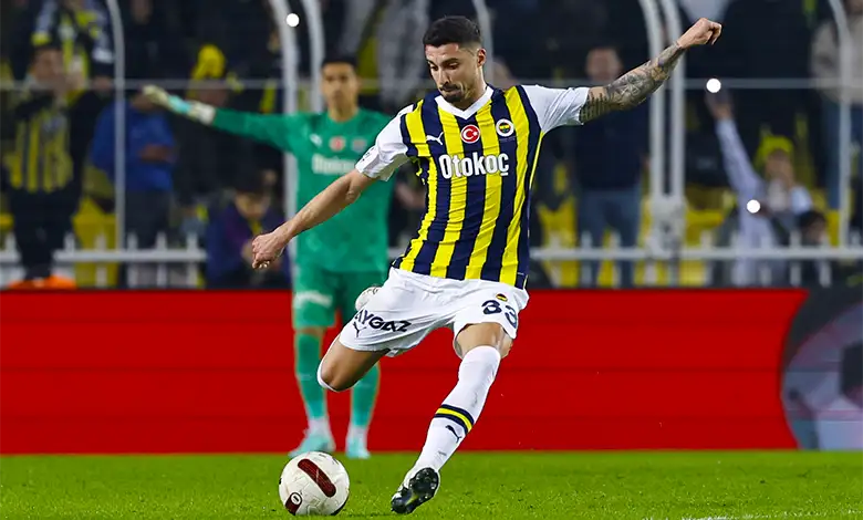 Sports writers assess Rade Krunic's debut performance! - Fenerbahçe ...